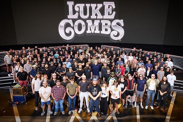 HOW THE WORLD RECEIVED LUKE COMBS "FAST CAR" - Exposed Magazine